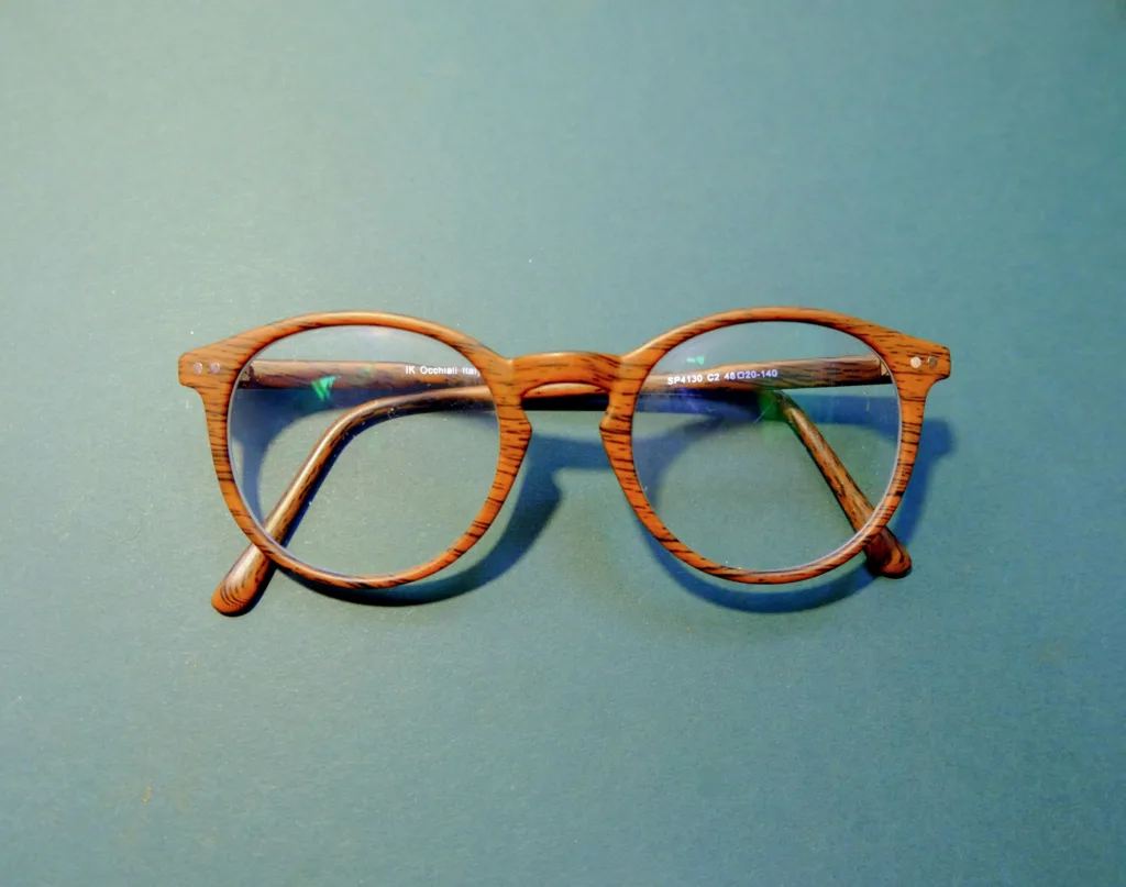 the-facts-about-reading-glasses-spelled-out