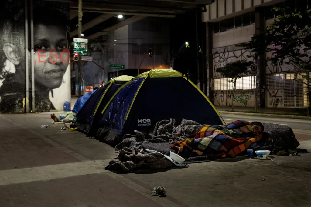 Shifting Discourse from Unhoused to Homeless Shifting Discourse from Unhoused to Homeless